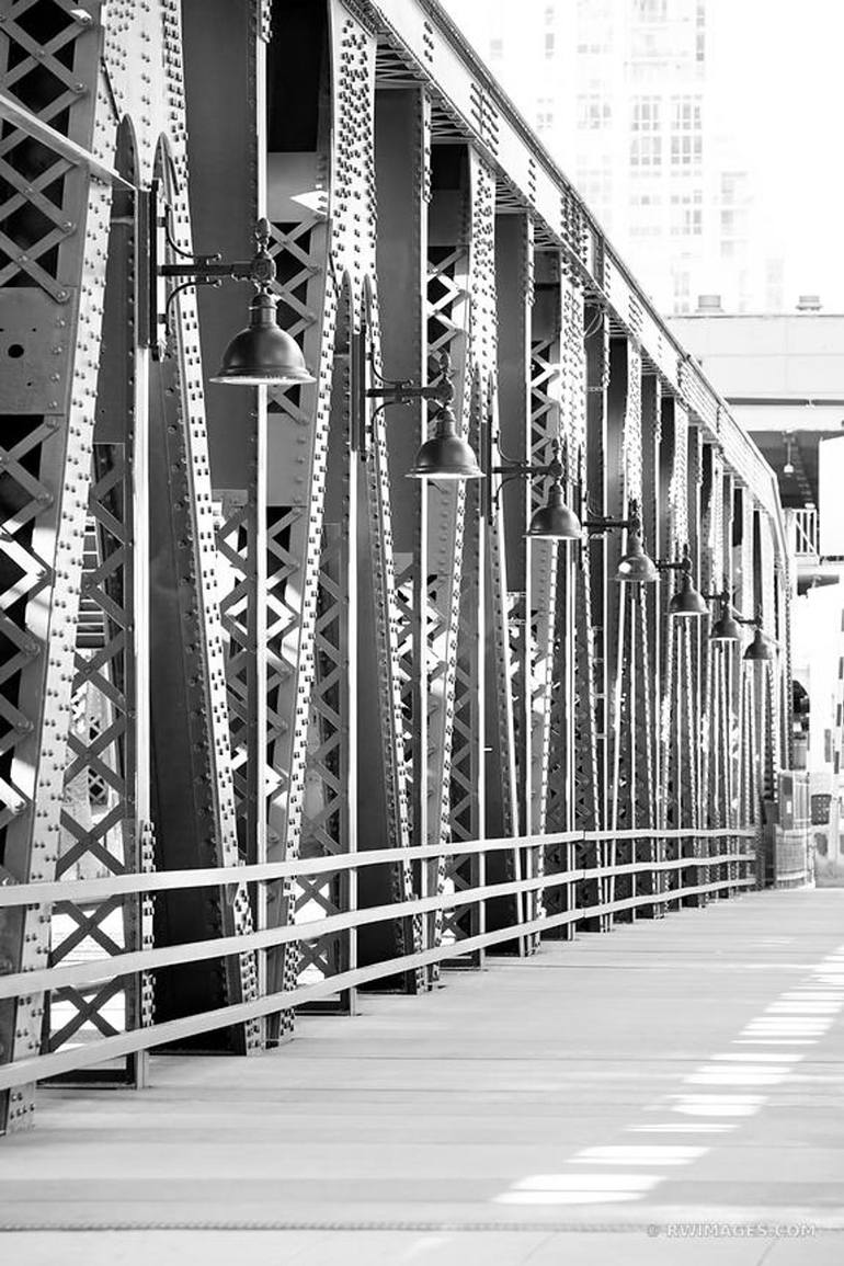 WELLS STREET BRIDGE CHICAGO DRAWBRIDGE CHICAGO ILLINOIS BLACK AND WHITE ...
