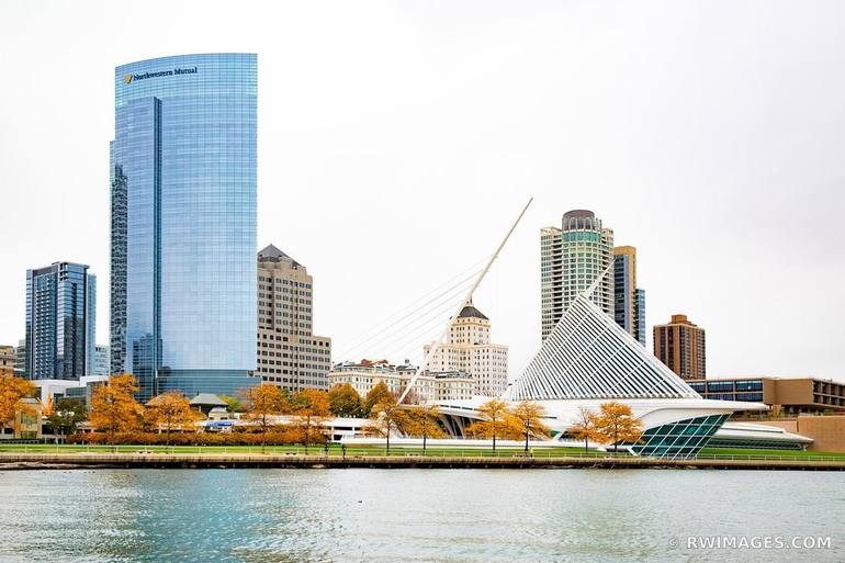 MILWAUKEE LAKEFRONT AND DOWNTOWN SKYLINE MILWAUKEE WISCONSIN FALL ...