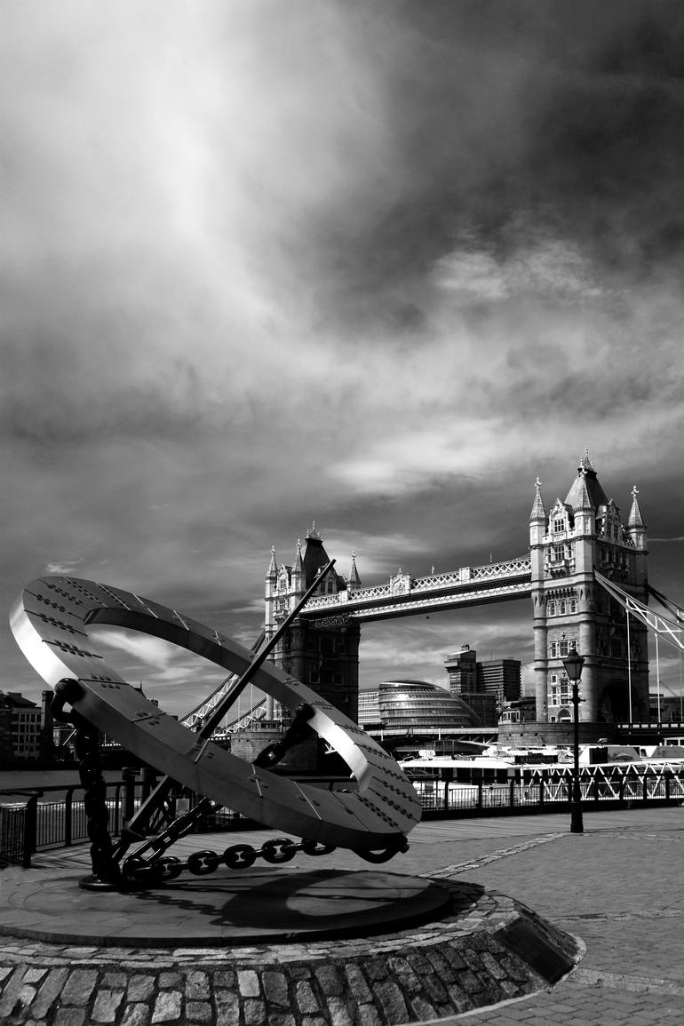 The Compass Sculpture, North Bank, Tower Bridge over the River Thames ...