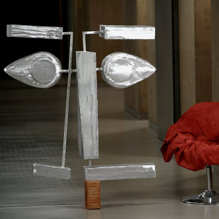 Square - Bug Sculpture by Hans-Günter Martin Dziurdza-Gloßner | Saatchi Art