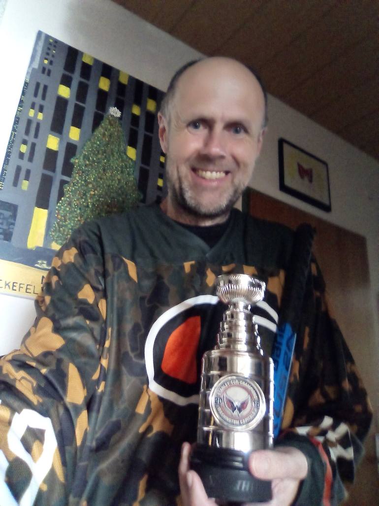 NHL great celebrating ..... great icehockey .... Peter Oberfrank ...