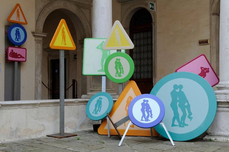 Signposts Installation Pavilion of the Republic of Gabon 53 ...