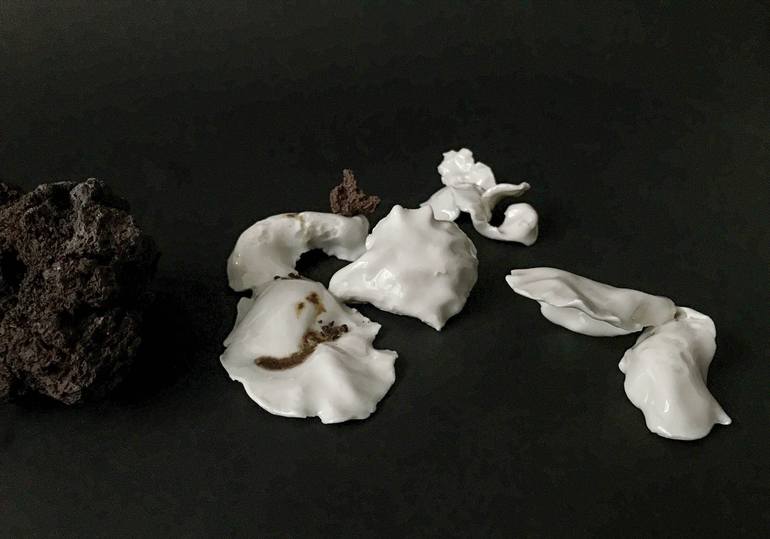 Quando la lava si arresta, sul mare. Sculpture by Jessica Rimondi ...