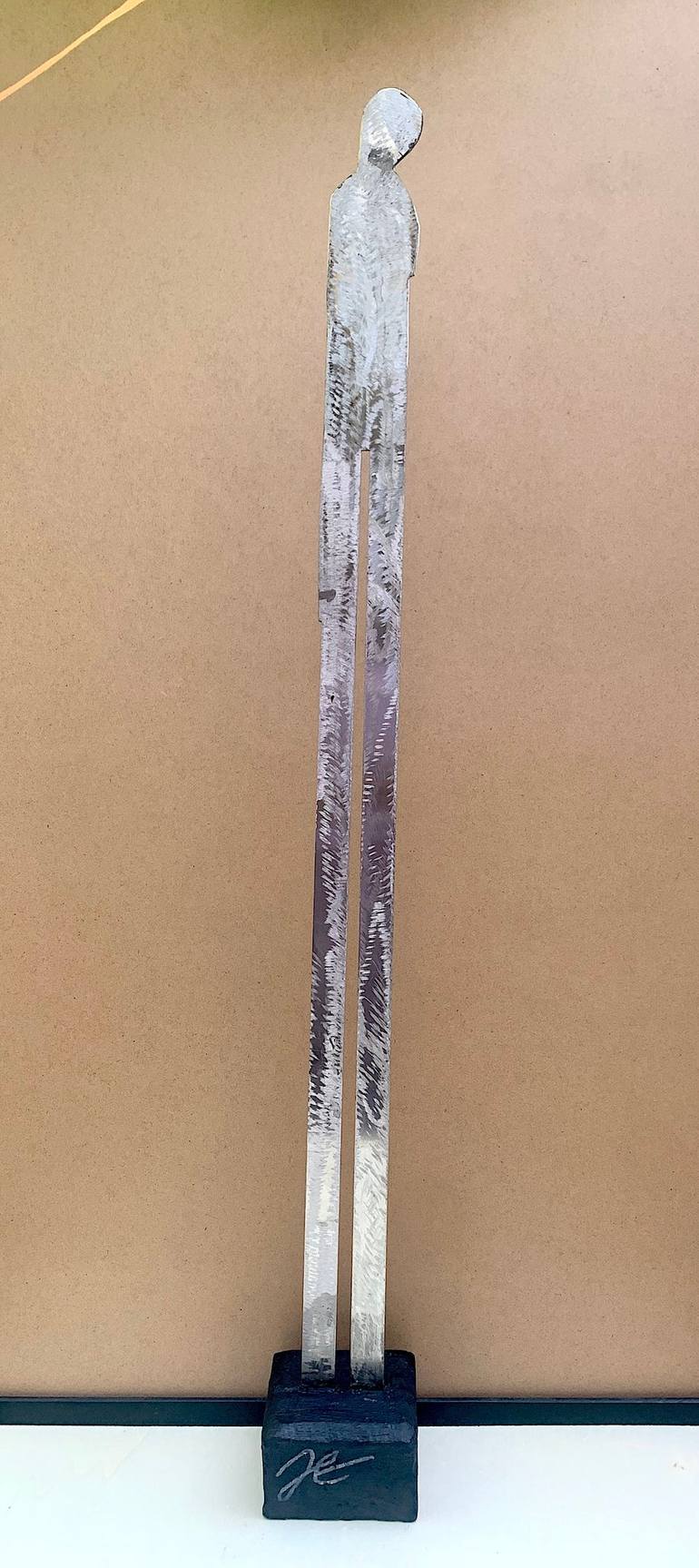 LADY WITH LONG LEGS #2501, Original und Unikat von Joël Equagoo Outdoor ...