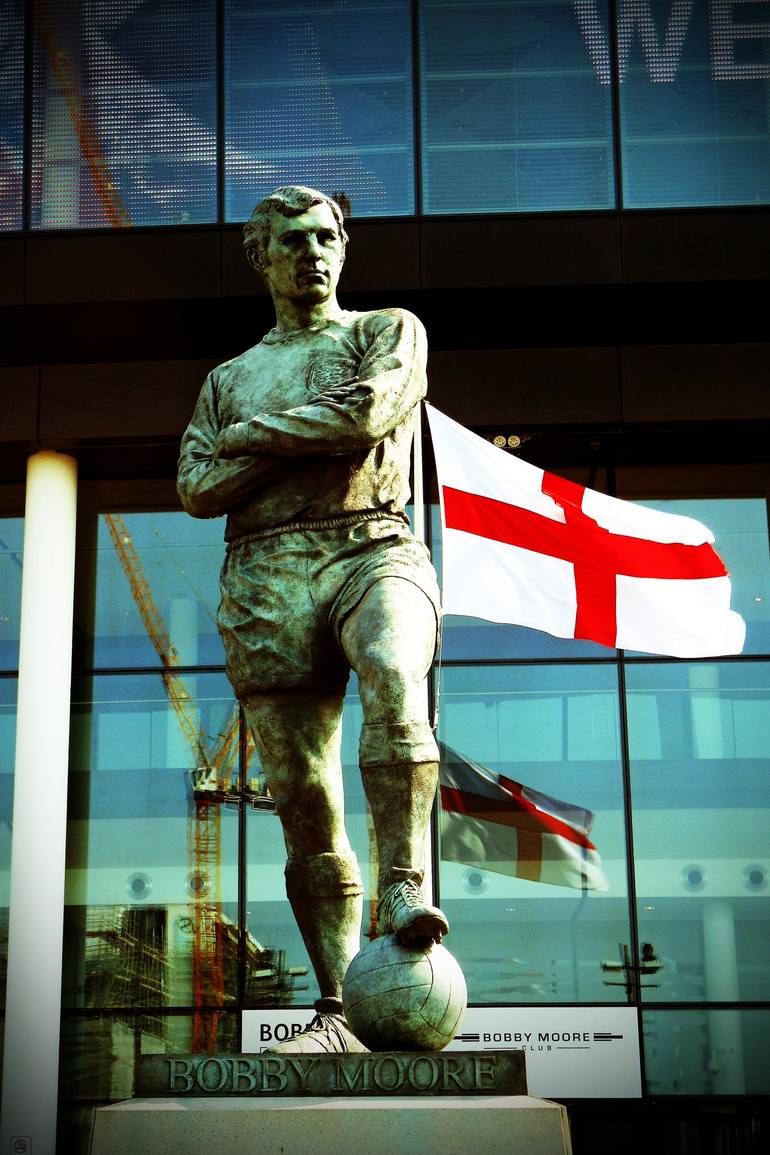 Bobby Moore Statue England Flag Wembley Stadium Photography by Andy ...